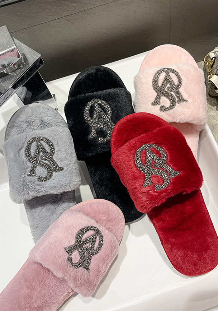 Wholesale Women rhinestone furry diamond slippers | Global Lover