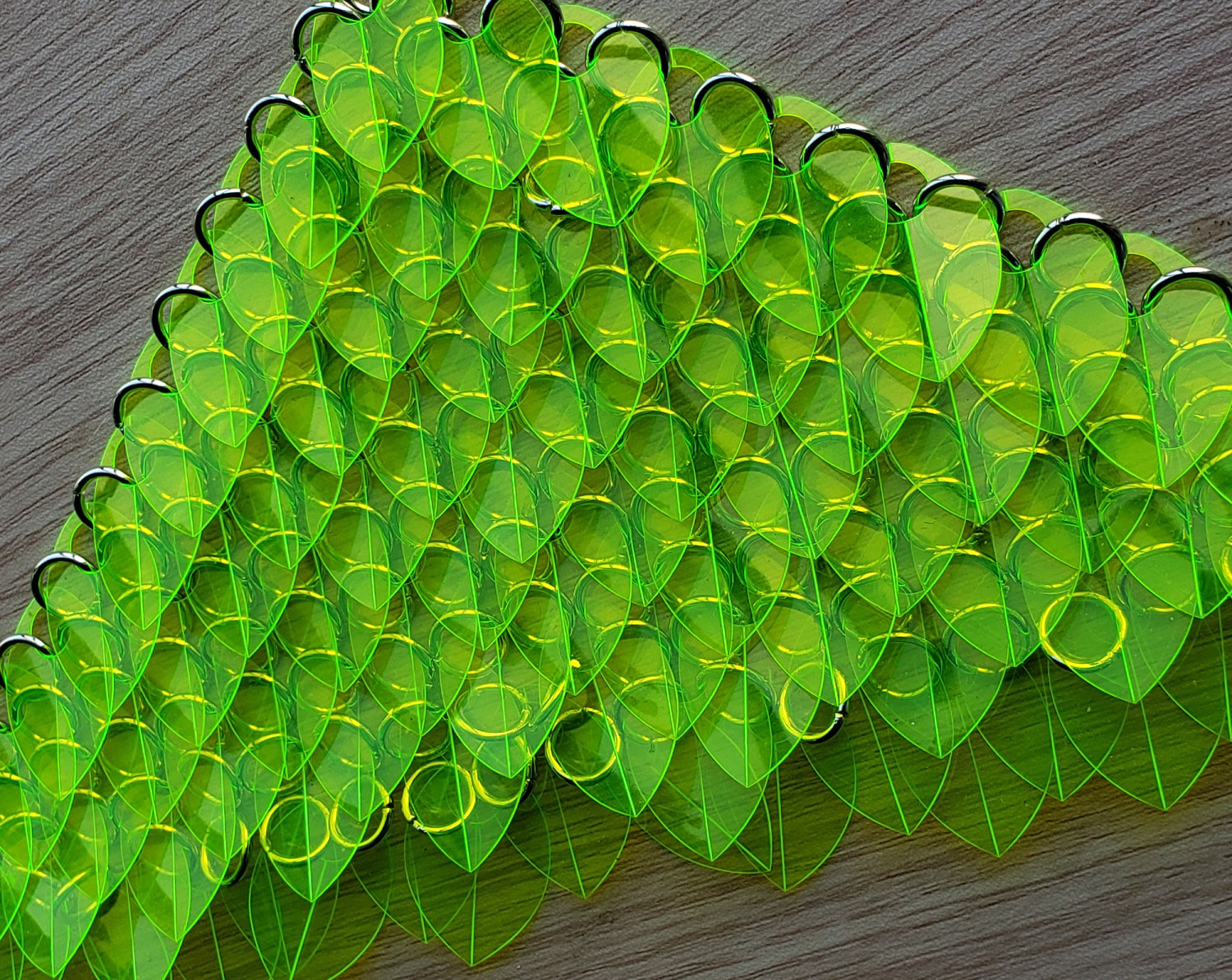 US$ 35.00 - wholesale 500pcs Plastic Clear Green Dragon Scale ...